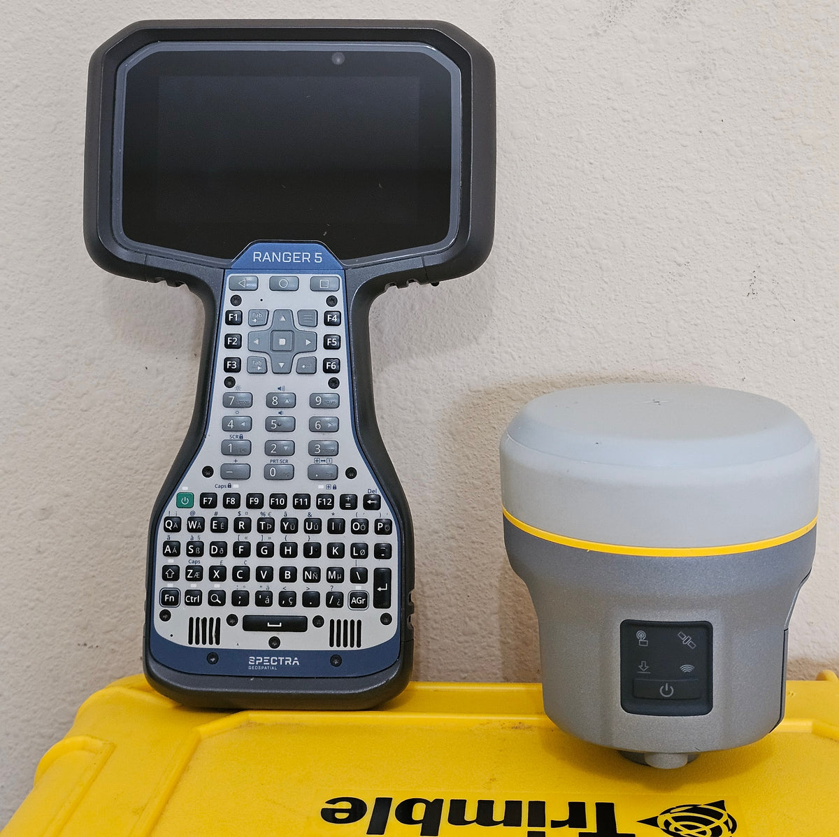 Trimble R12i UHF Receiver with Ranger 5 Access + Centerpoint RTX Fast ...